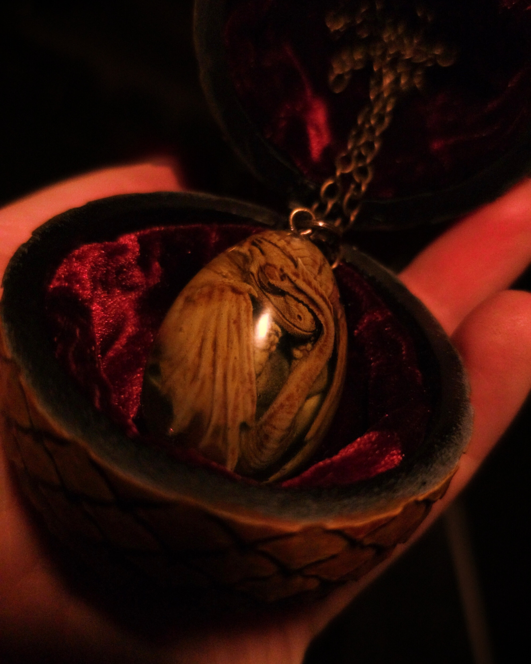“The Golden Mother” - dragon embryo necklace – Antre du dragon d'airain